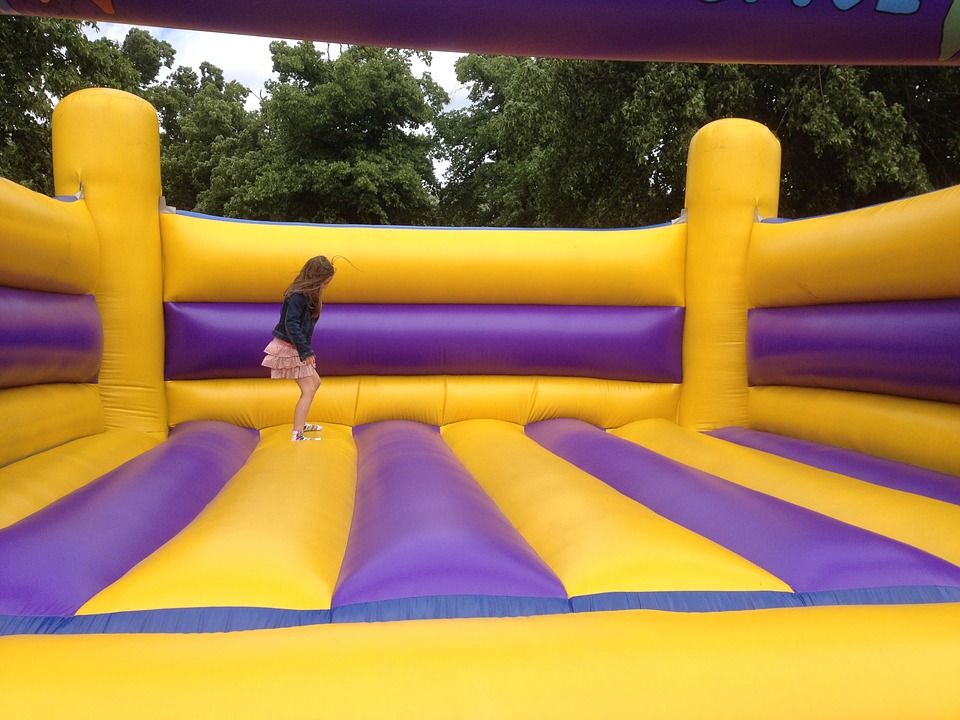 How to Choose the Right Jumping Castle